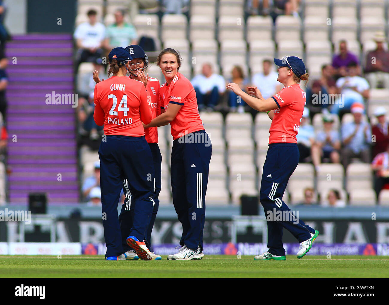 England womens cricket captain hi-res stock photography and images - Alamy