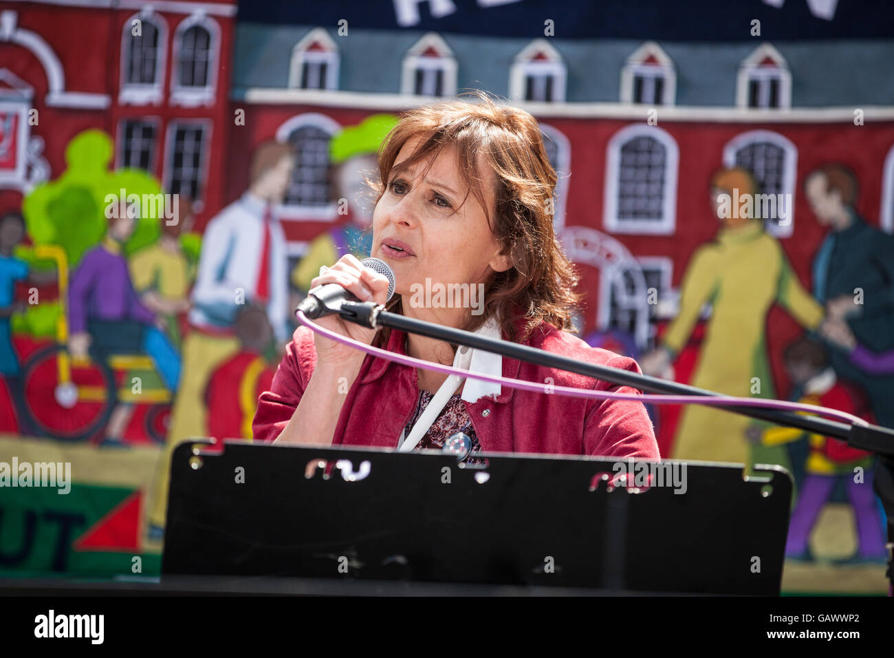 Madeleine holt hi-res stock photography and images - Alamy