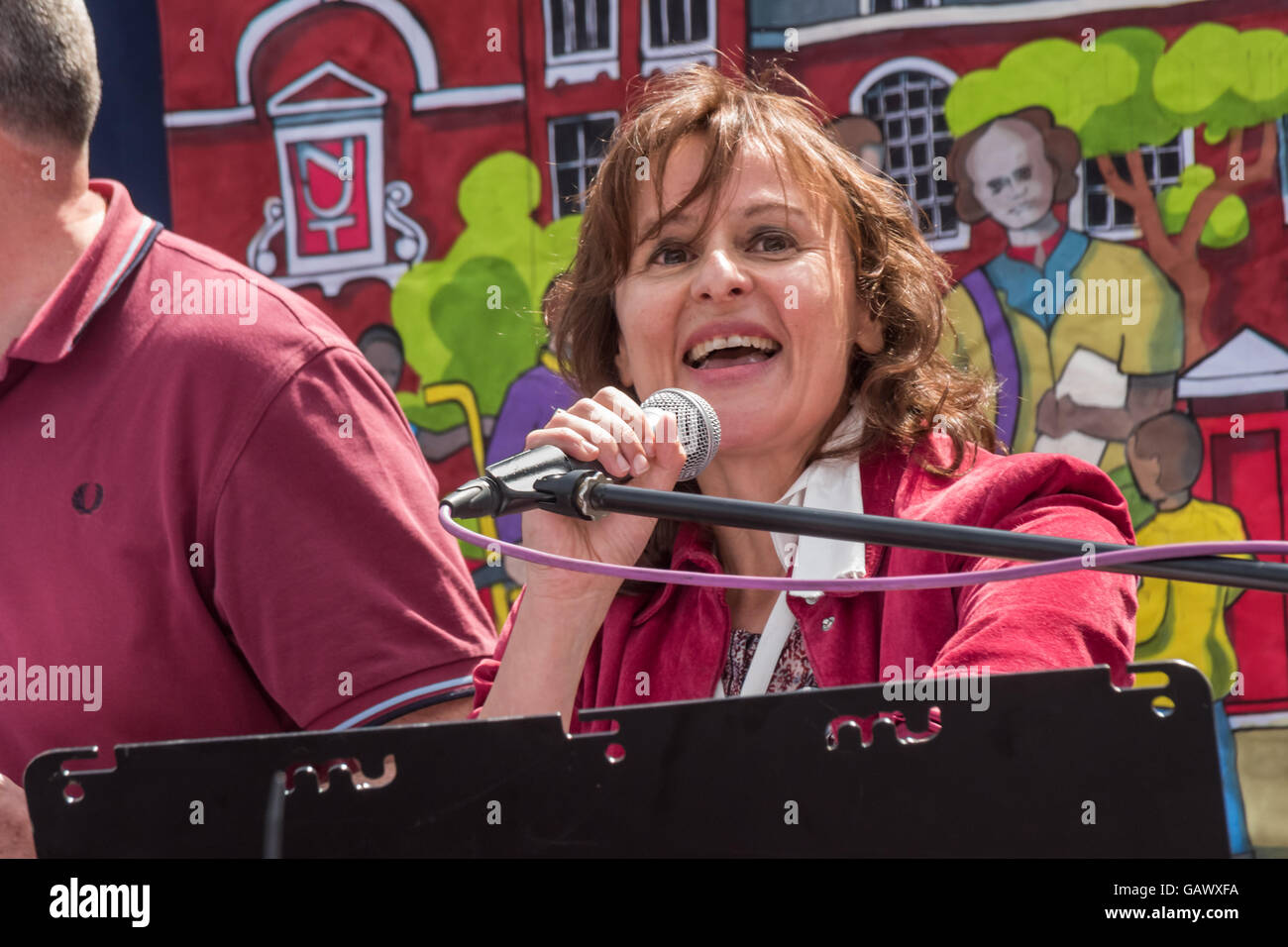 Madeleine holt hi-res stock photography and images - Alamy