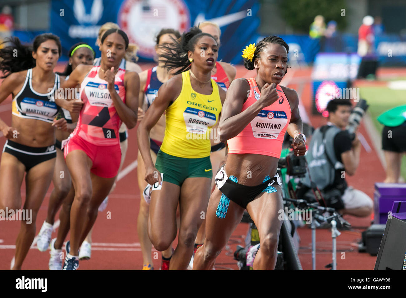 Womens 800m final hi-res stock photography and images - Alamy