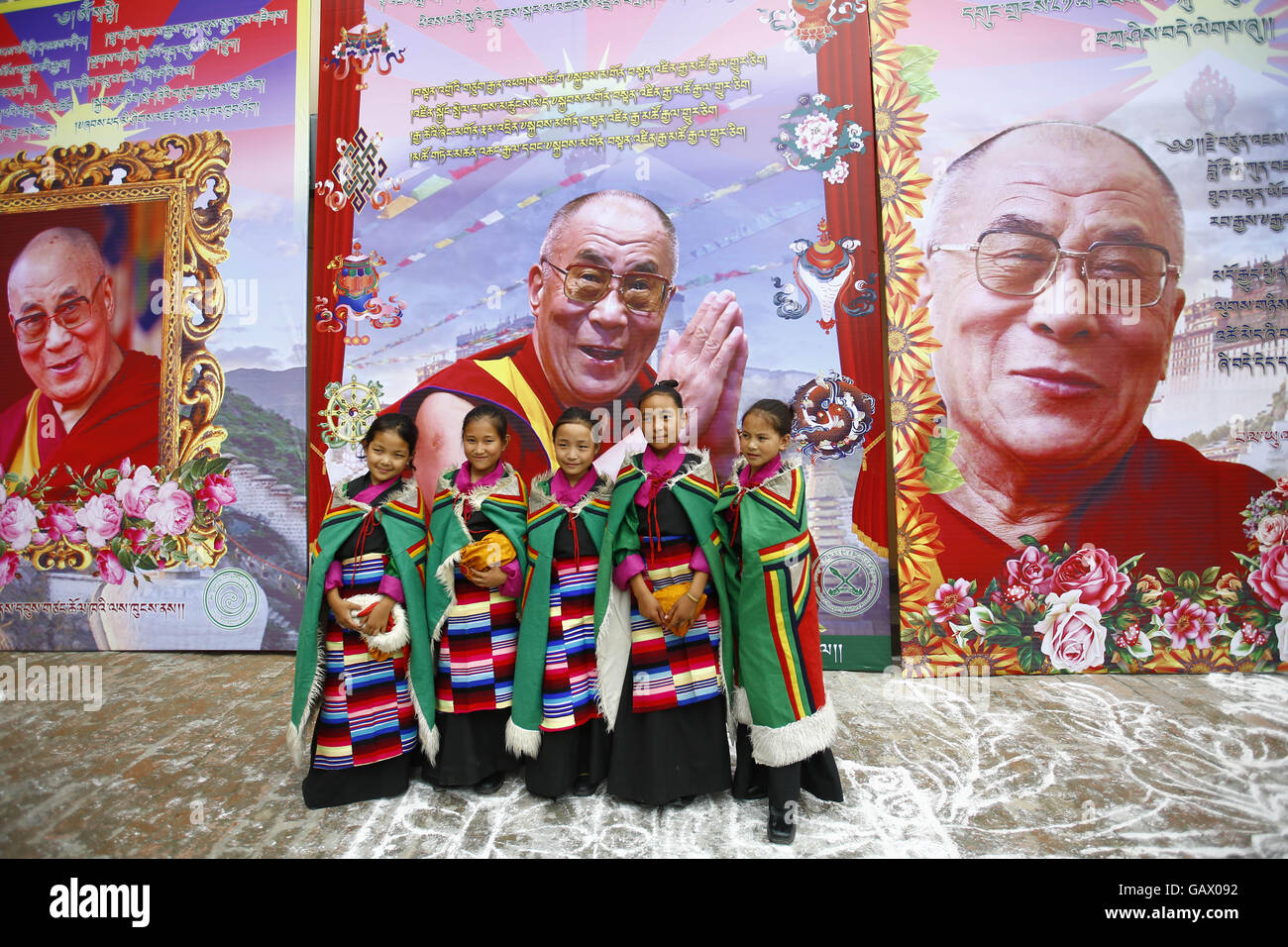 Exiled children hi-res stock photography and images - Alamy