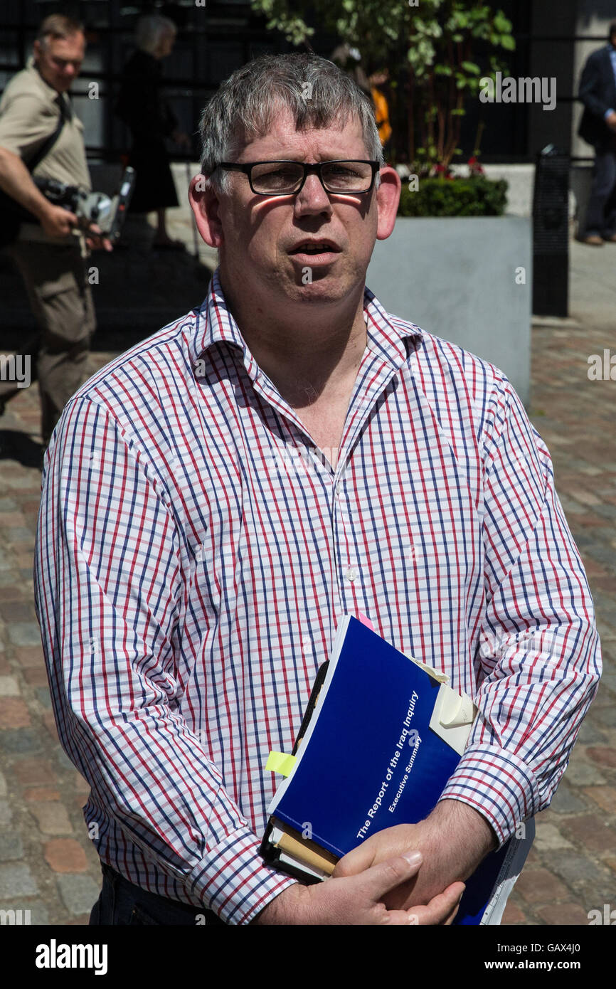 London, UK. 6th July, 2016. A relative of Staff Sergeant Sharron ...