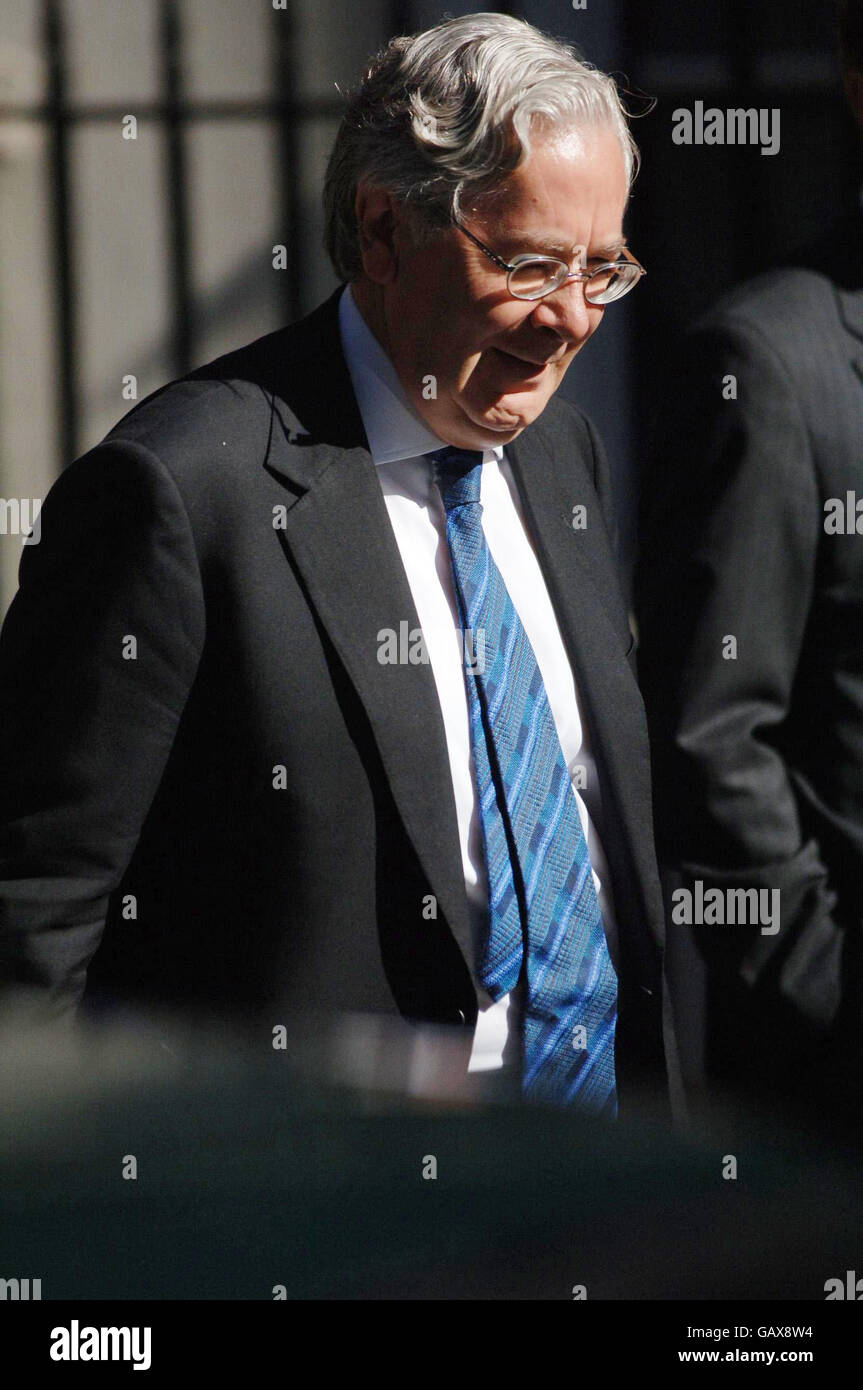 King visits 11 Downing Street Stock Photo - Alamy