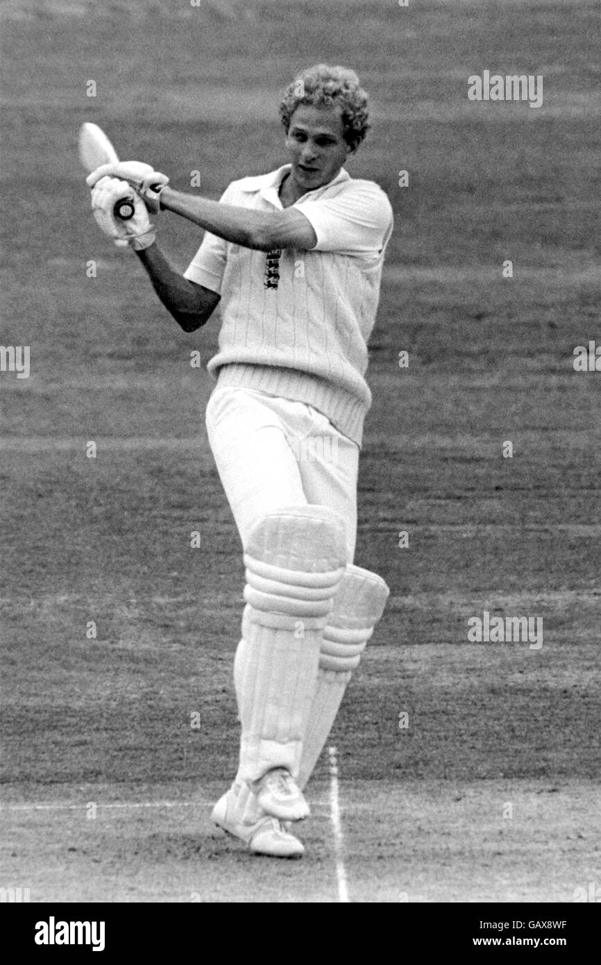 David gower batting hi-res stock photography and images - Alamy