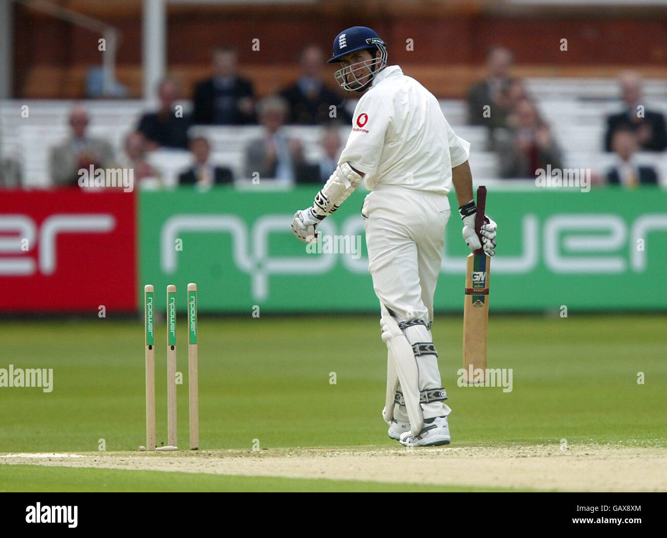 Wickets hi-res stock photography and images - Alamy