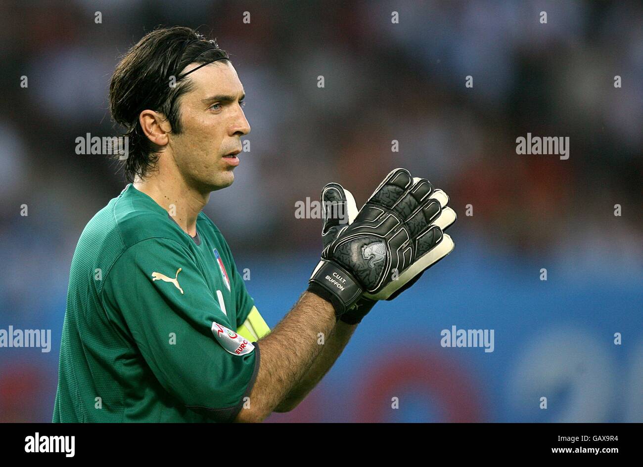 Gianluigi buffon 2008 italy hi-res stock photography and images - Alamy