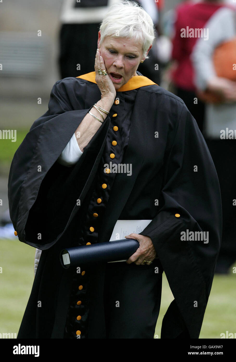 Dame judith olivia dench hi-res stock photography and images - Alamy