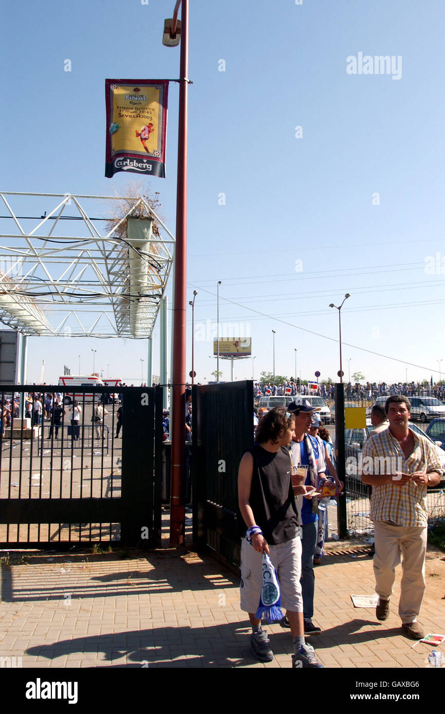 FC Porto fans arrive at the Estadio Olimpico for the match against ...