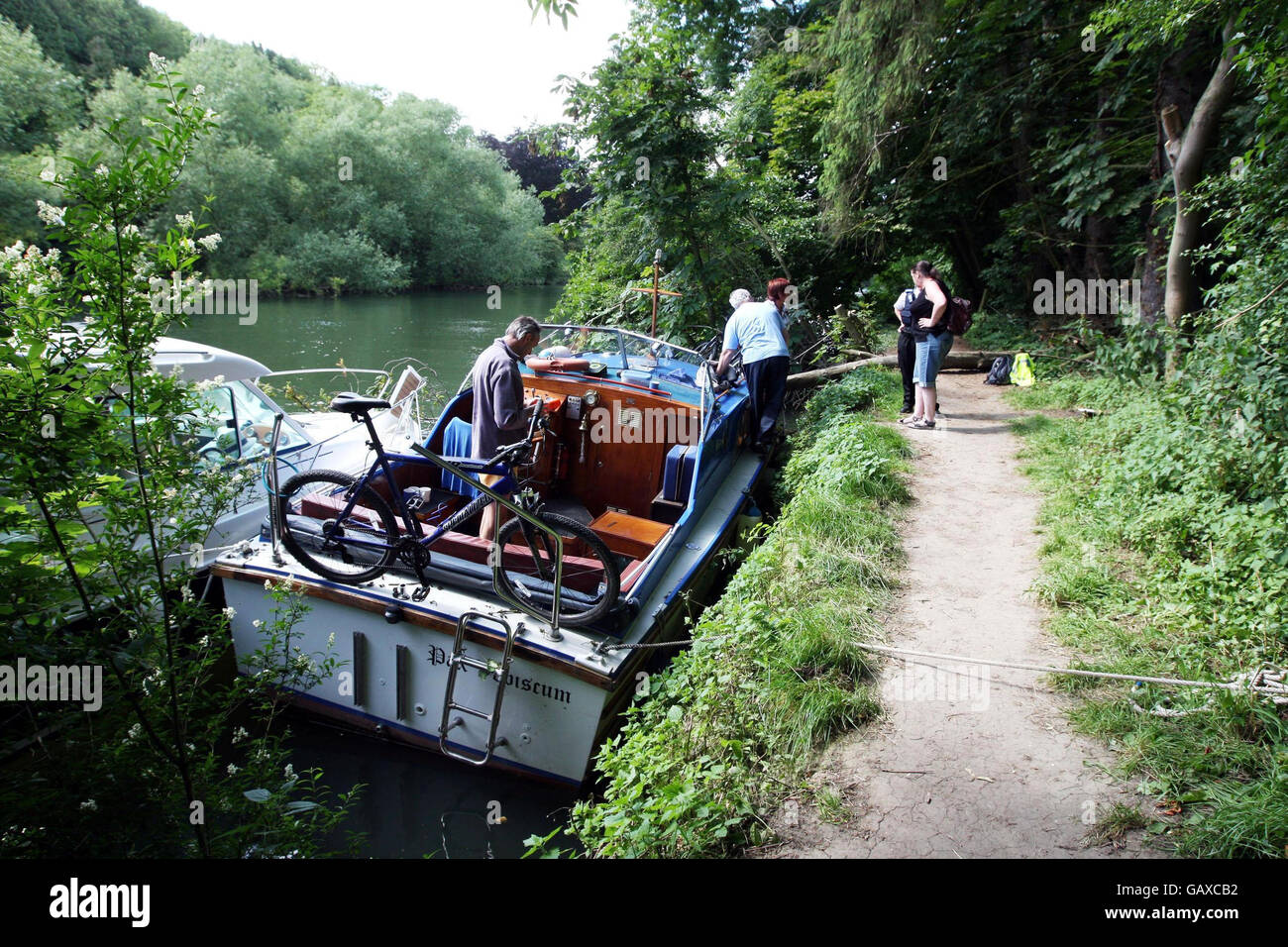 Baby falls in River Thames Stock Photo - Alamy