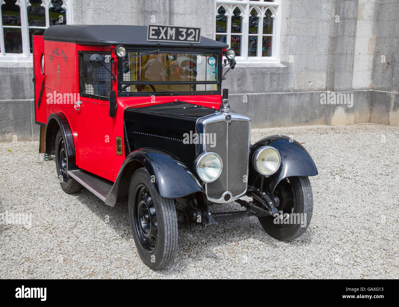 30s Royal mail classic vintage 1938 red Morris Minor; Morris Minor ...