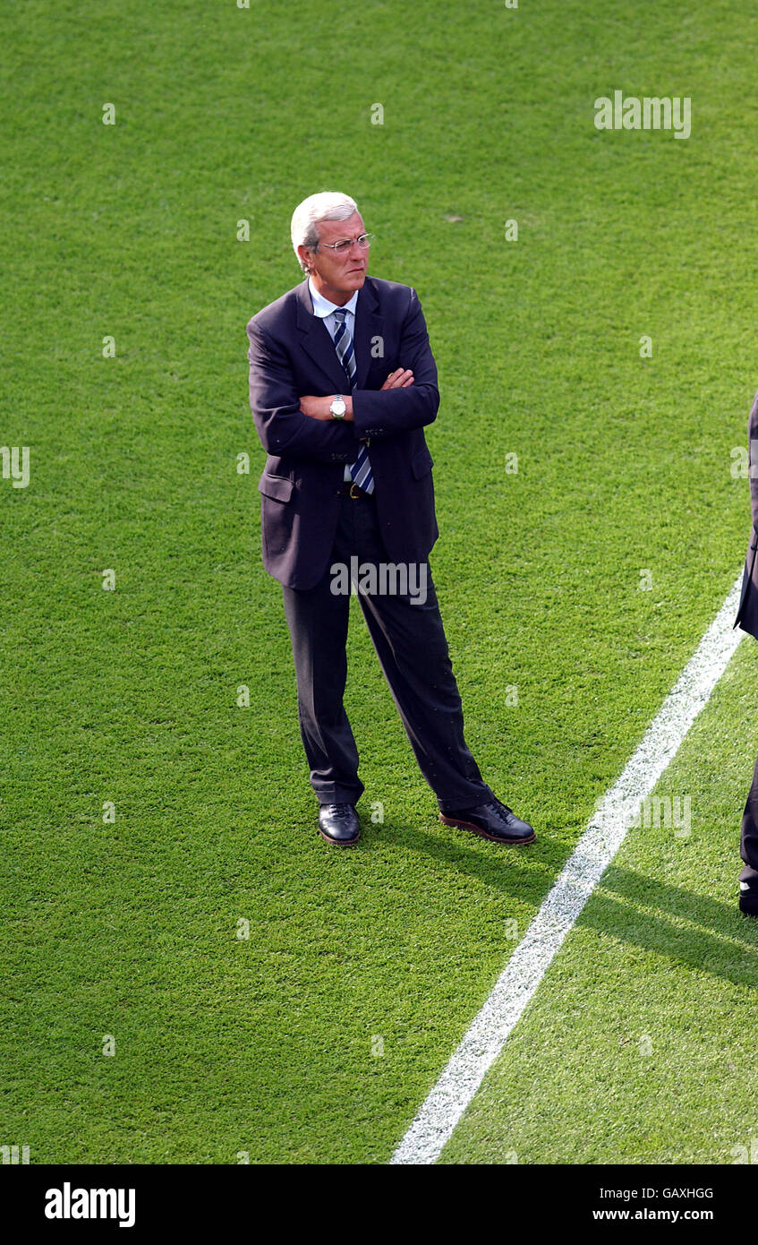 Juventus' manager Marcello Lippi takes in the surroundings at Old ...