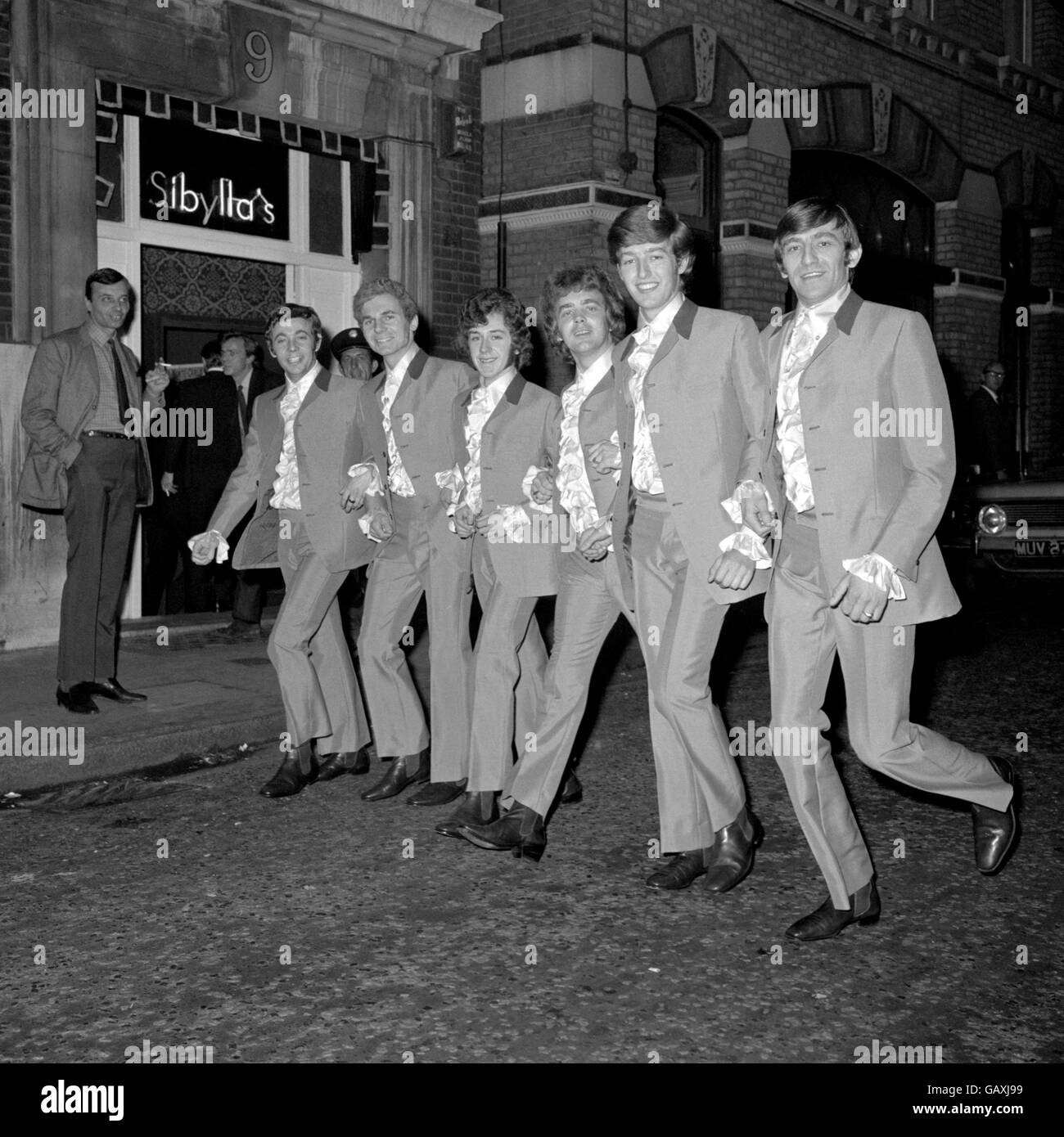 Art movement hi-res stock photography and images - Alamy