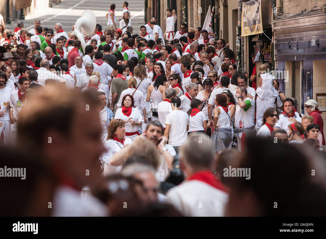 Running of bulls through streets of Pamplona,Spain Stock Photo - Alamy