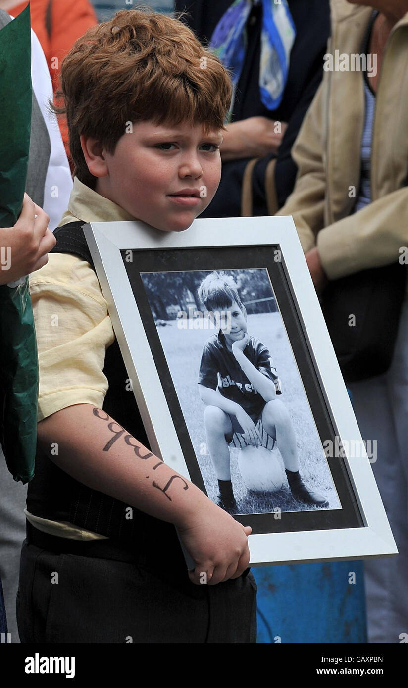 Jimmy Mizen funeral Stock Photo - Alamy