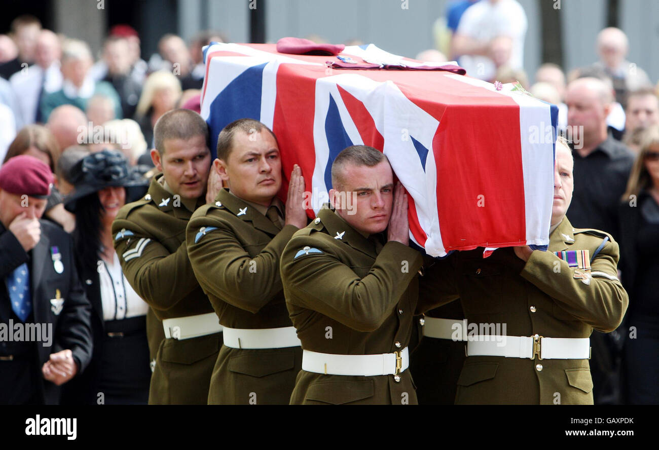 Carry coffin private cuthbertson sunderland 2nd battalion parachute ...