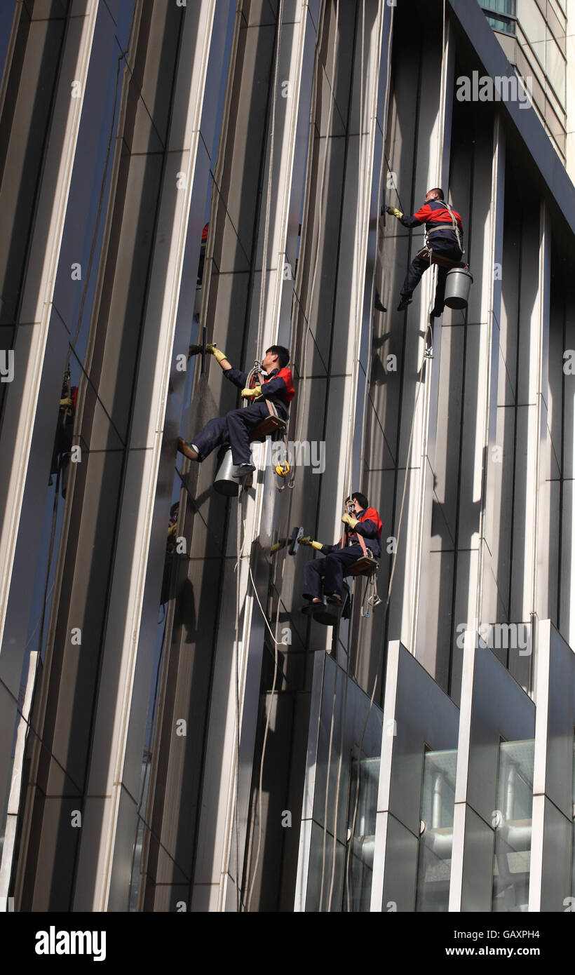 China office workers hi-res stock photography and images - Alamy