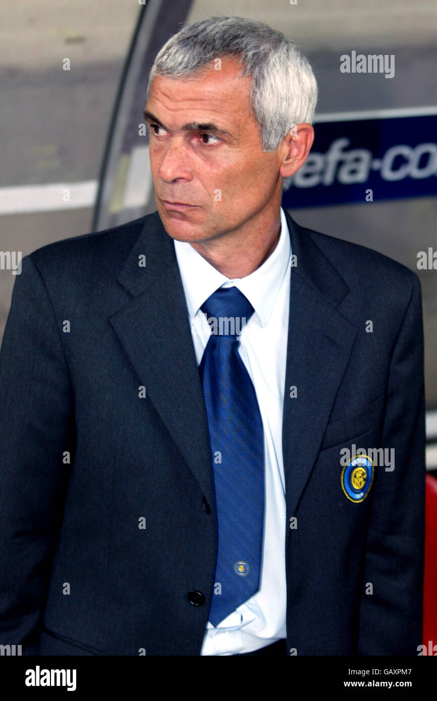 Hector cuper inter hi-res stock photography and images - Alamy