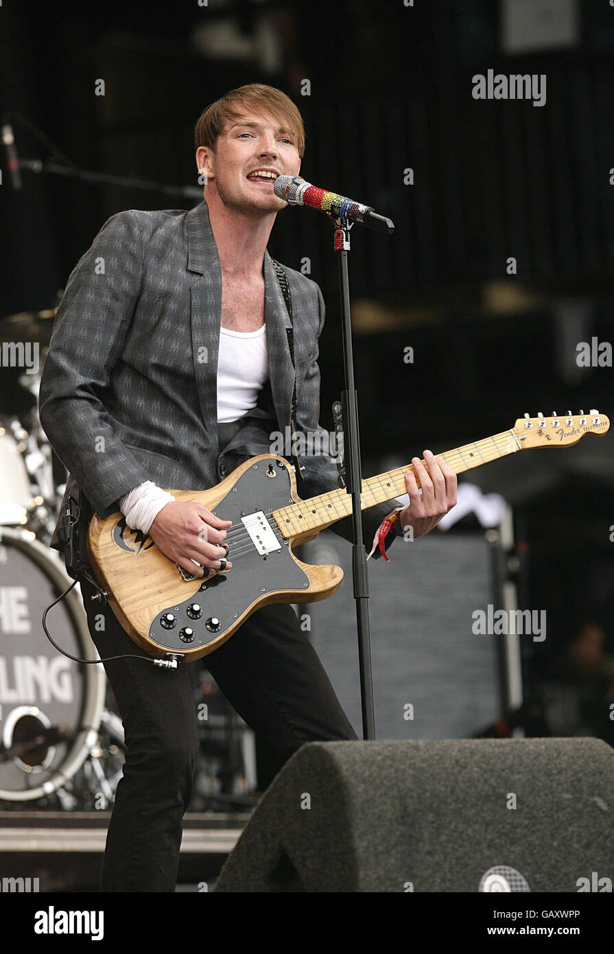 Dan Gillespie of The Feeling performing on the Pyramid Stage during day ...