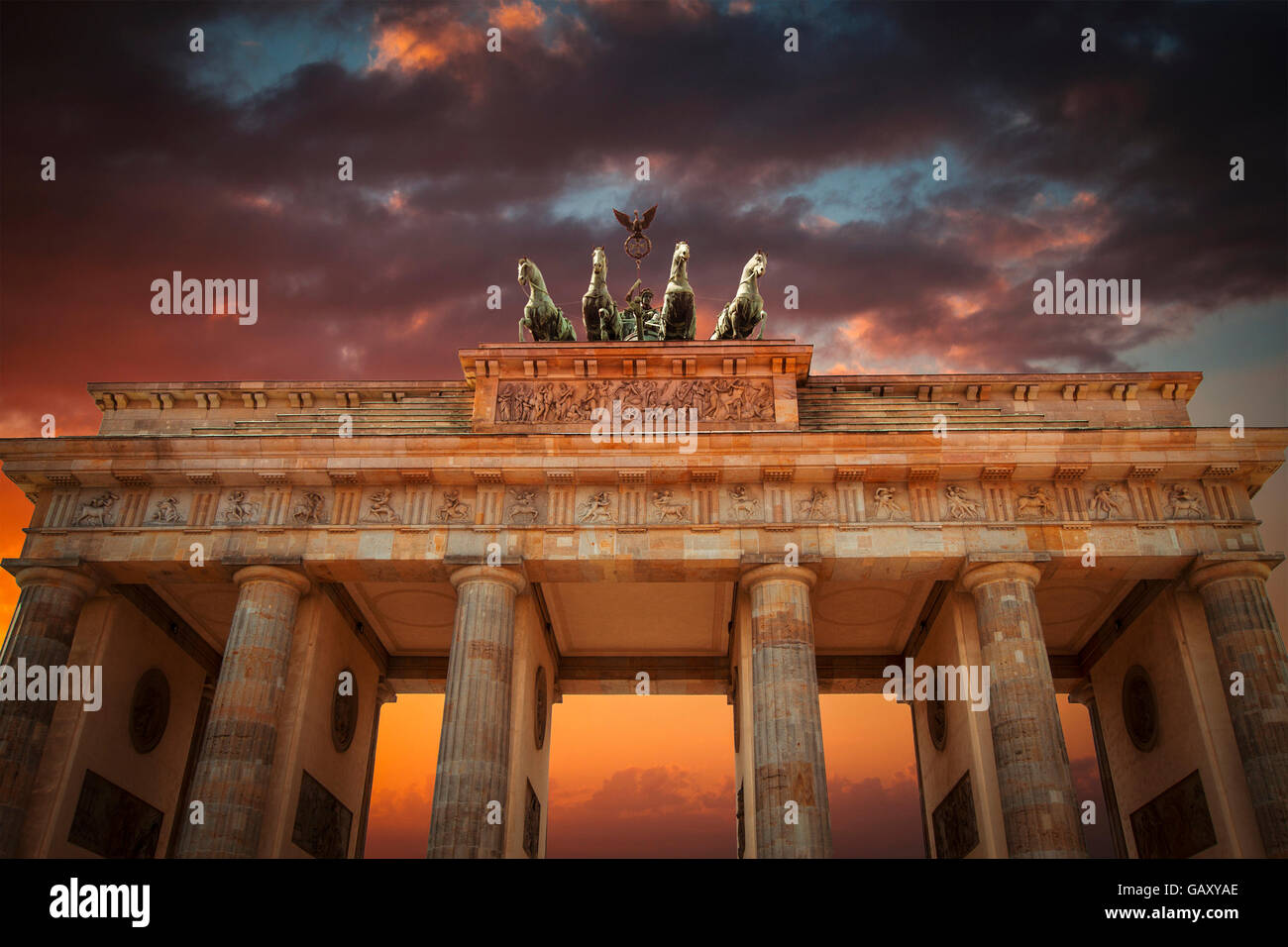 Brandenburg gate berlin sunset hi-res stock photography and images - Alamy