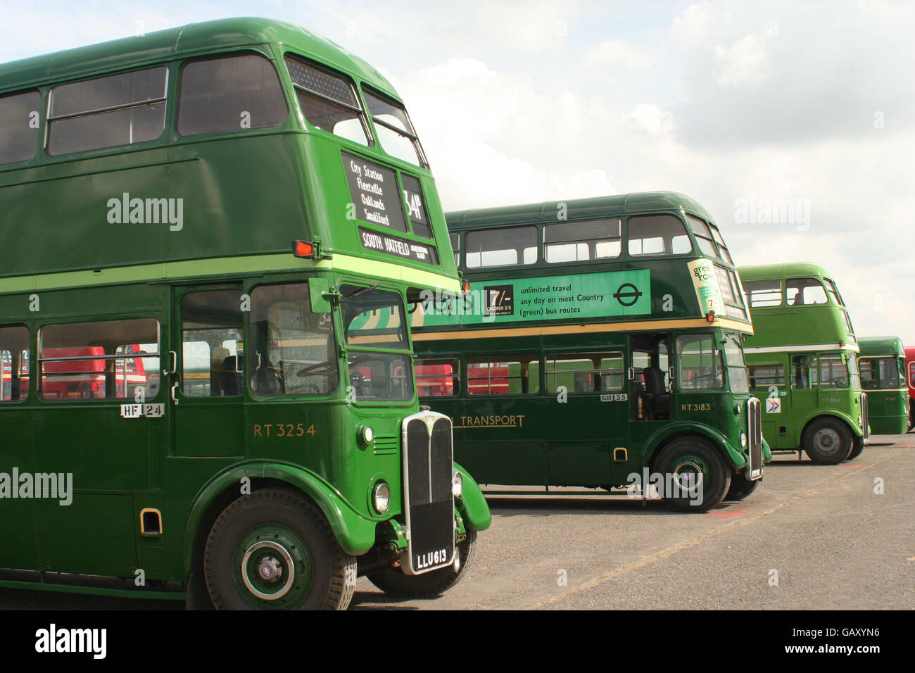 Green Line Buses Stock Photos & Green Line Buses Stock Images - Alamy