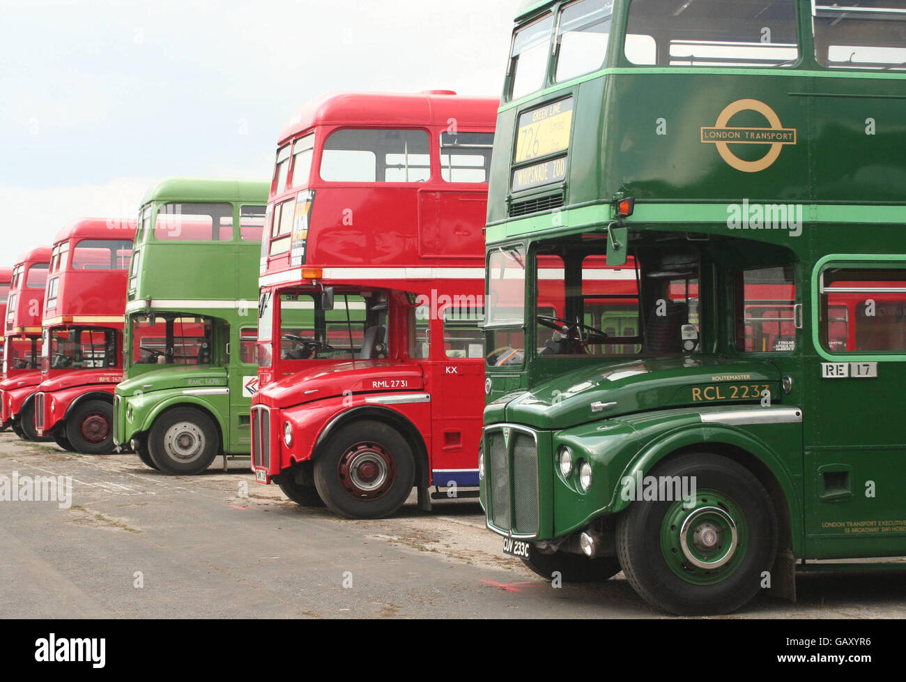 Green line routemaster bus hi-res stock photography and images - Alamy