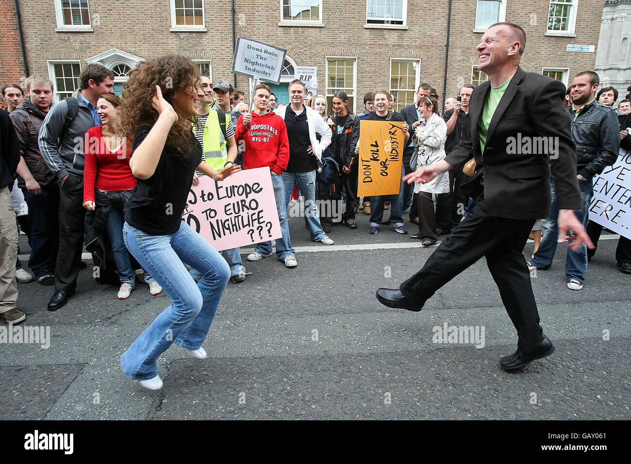 Closing time times hi-res stock photography and images - Alamy