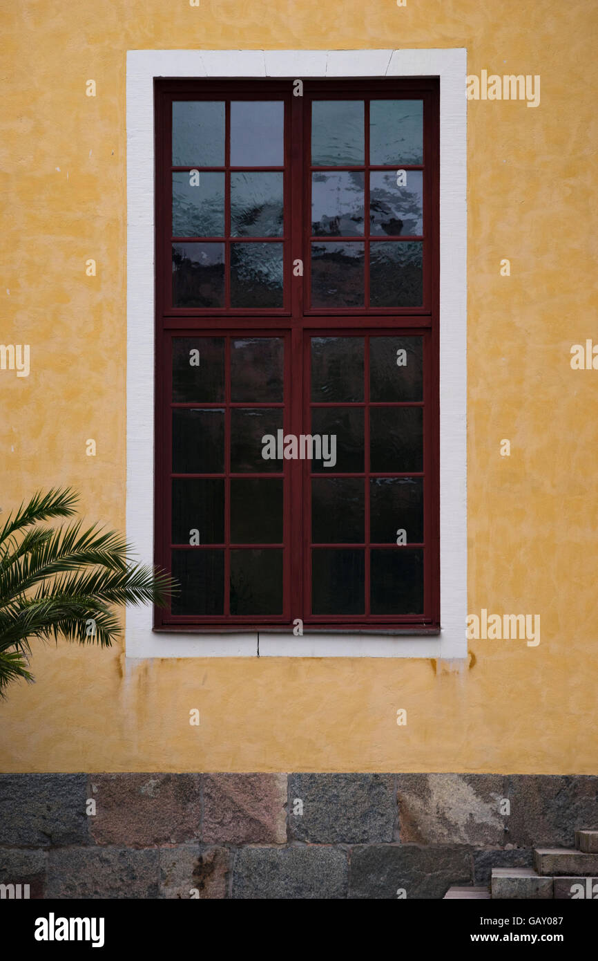 Yellow window frames hi-res stock photography and images - Alamy