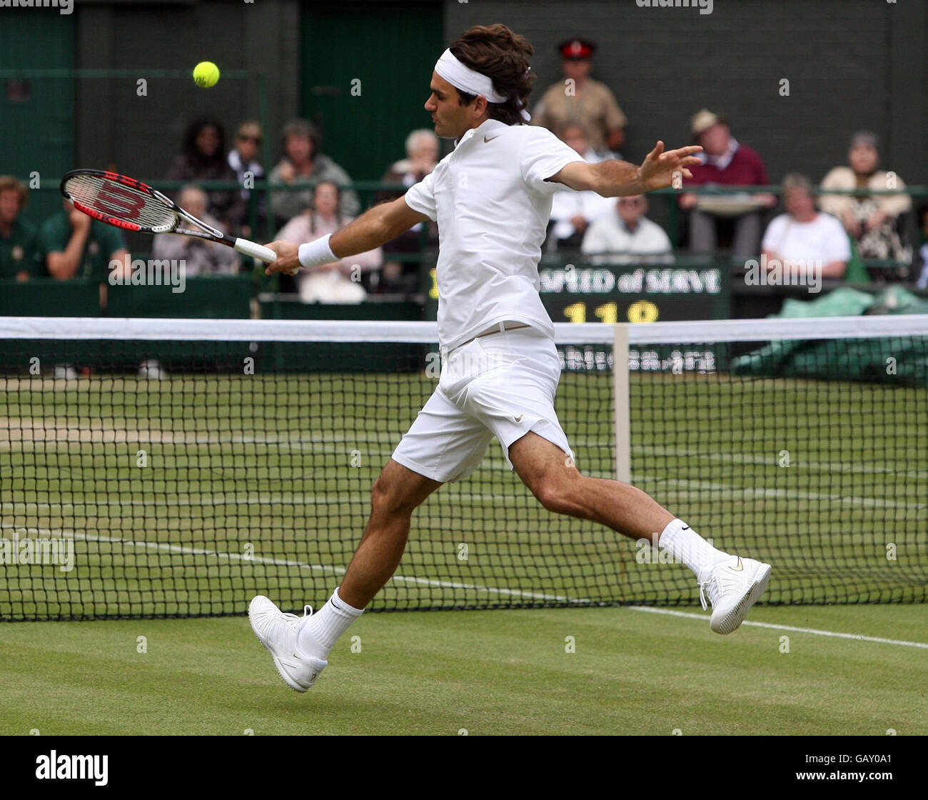 Tennis volley jump hi-res stock photography and images - Alamy