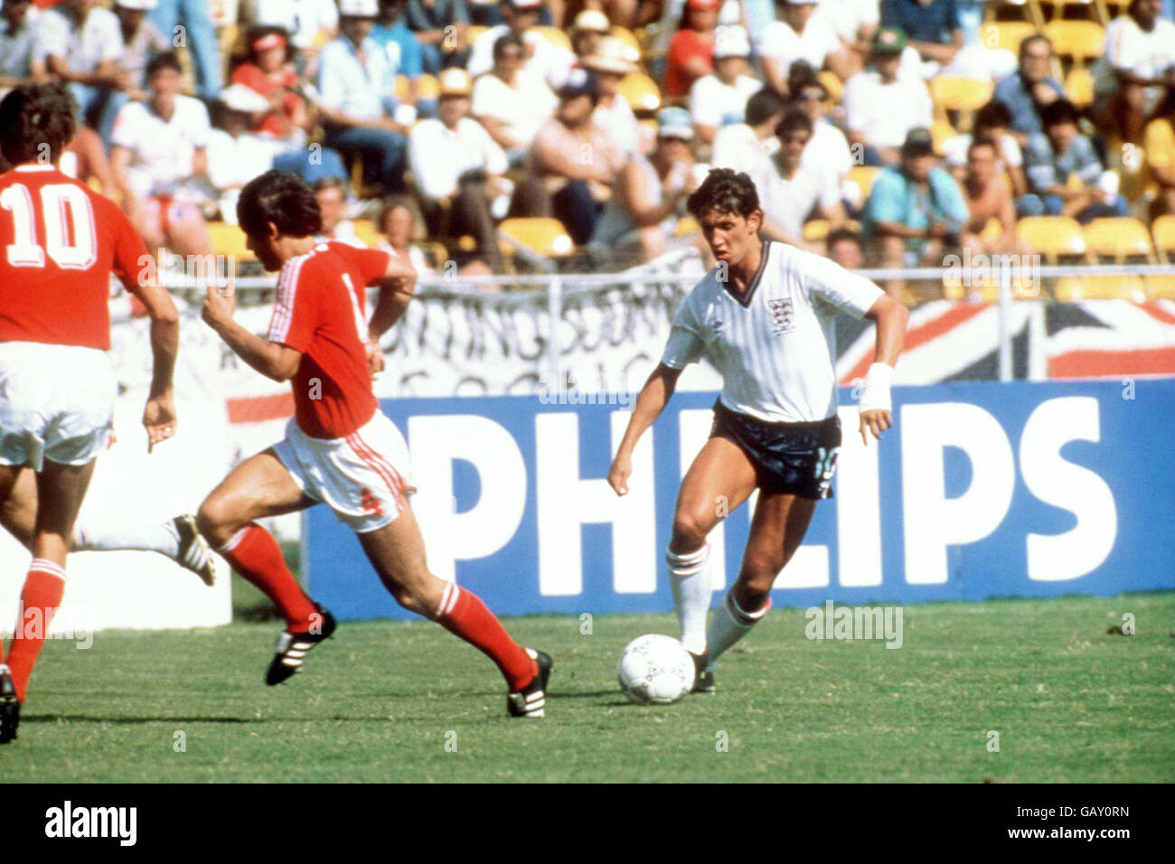 Soccer - FIFA World Cup Mexico 1986 - Group F - England v Poland ...