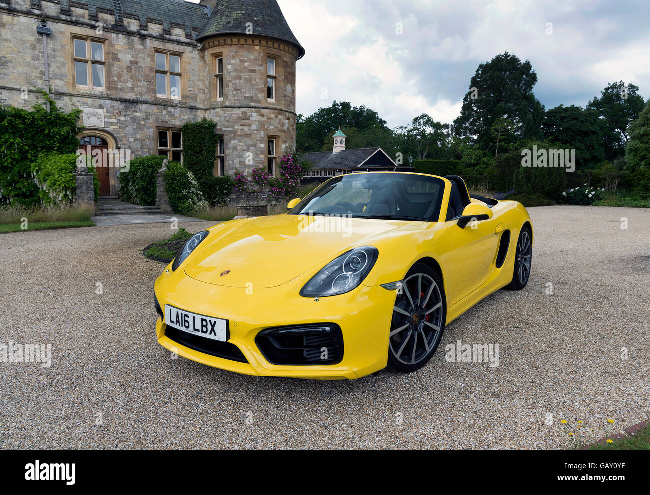 Porsche driveway hi-res stock photography and images - Alamy