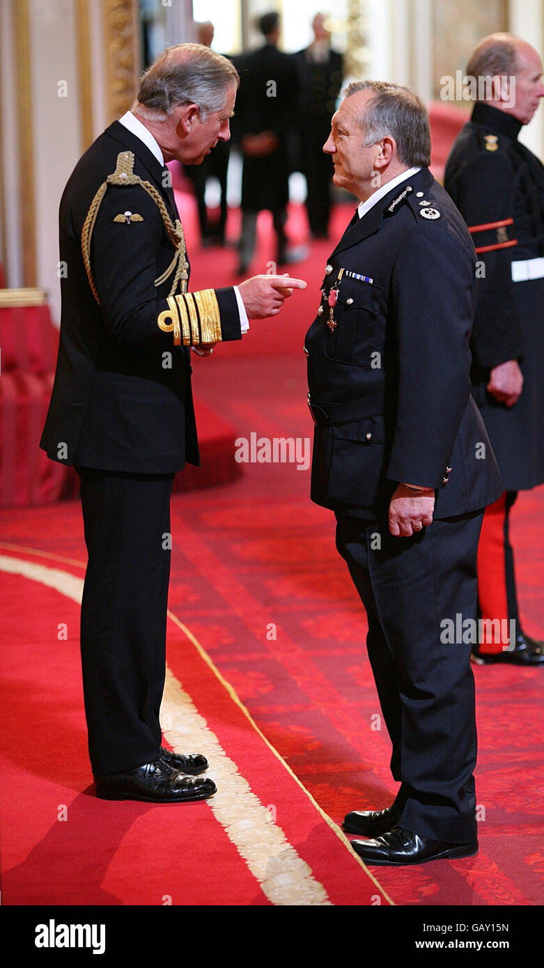 Investiture at Buckingham Palace Stock Photo - Alamy