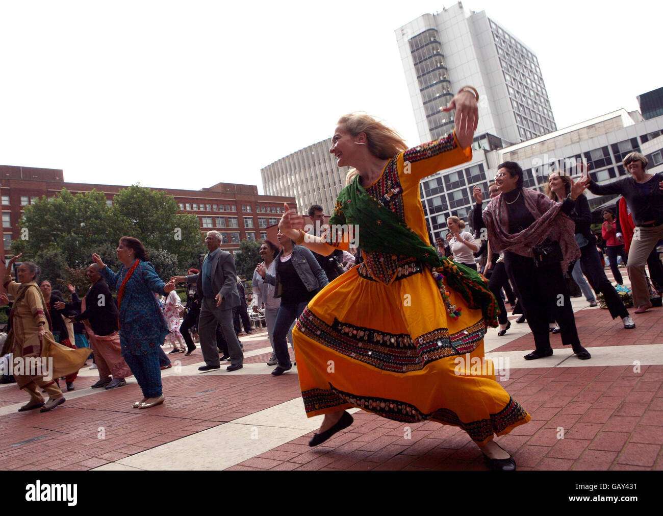 Bollywood dance class hi-res stock photography and images - Alamy
