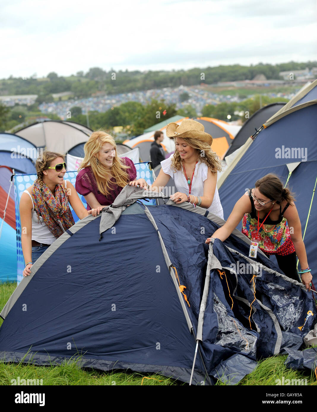 Revellers Prepare For Glastonbury Festival 2008 Stock Photo - Alamy
