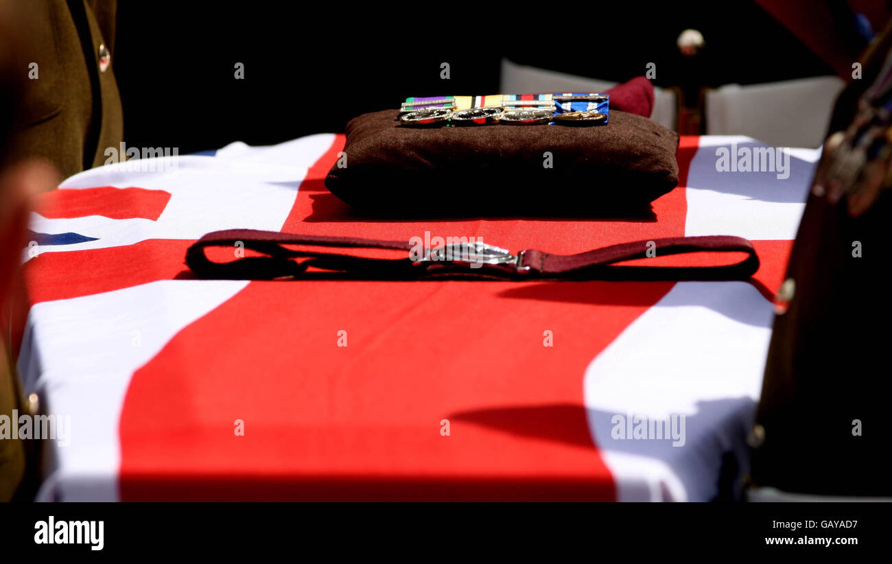 The Medals, Cap and Belt of Paratrooper Lance Corporal James Bateman ...