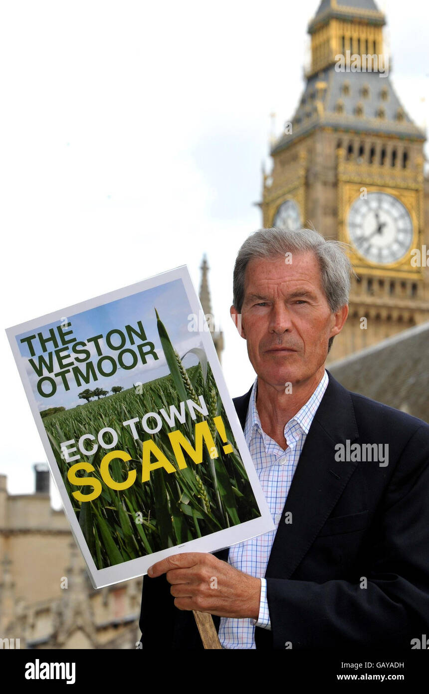 Eco town protesters hi-res stock photography and images - Alamy