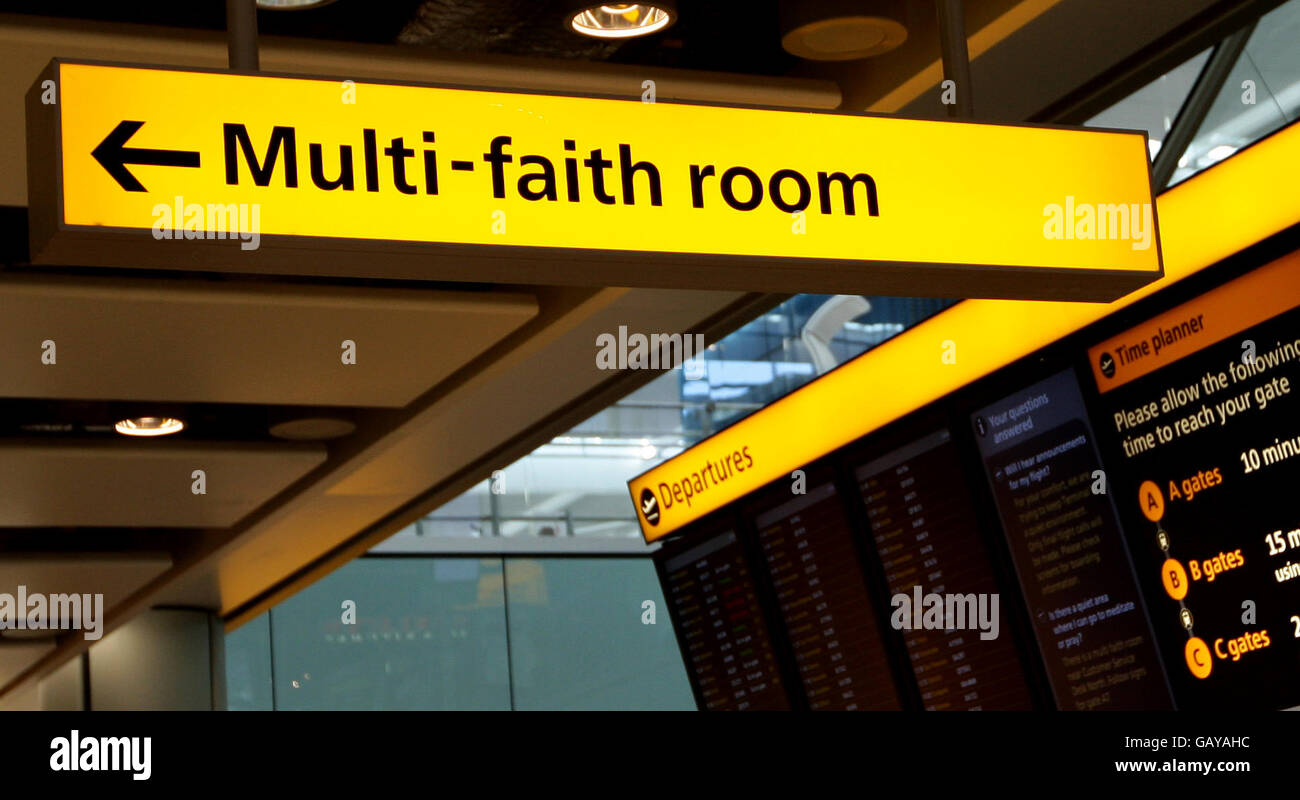 Heathrow travel stock. Inside terminal 5 at Heathrow airport Stock ...
