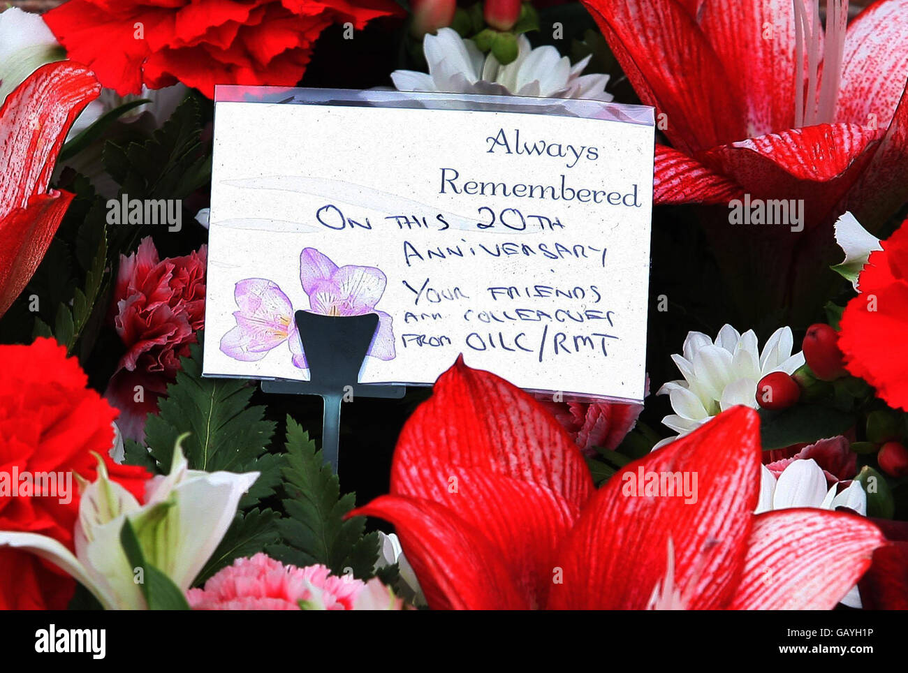 Piper alpha statue hi-res stock photography and images - Alamy