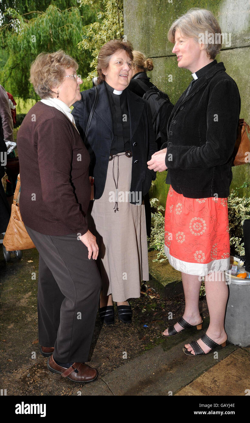 Church of England General Synod Stock Photo - Alamy