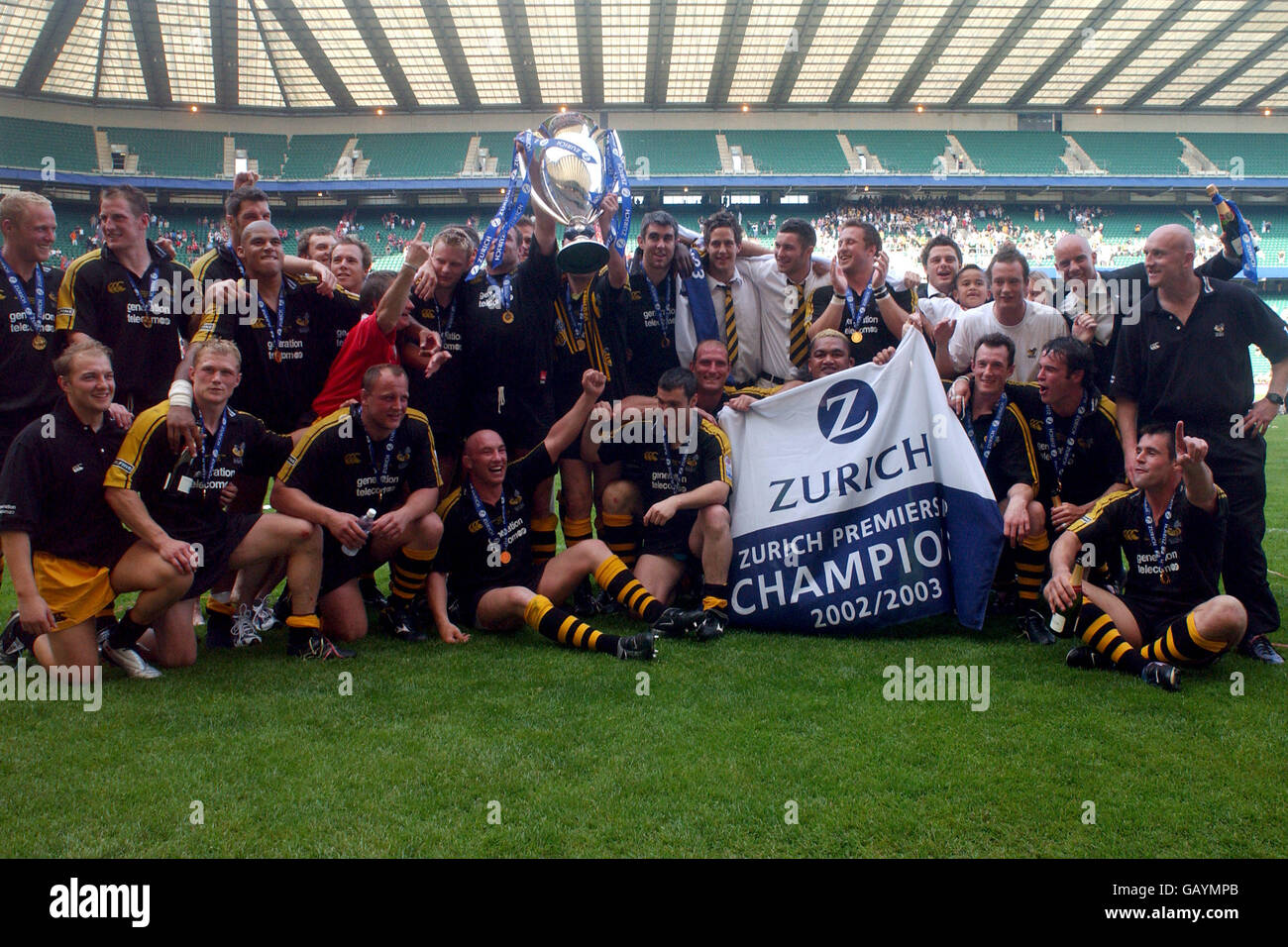 London Wasps' celebrate winning the Zurich Premiership trophy Stock ...