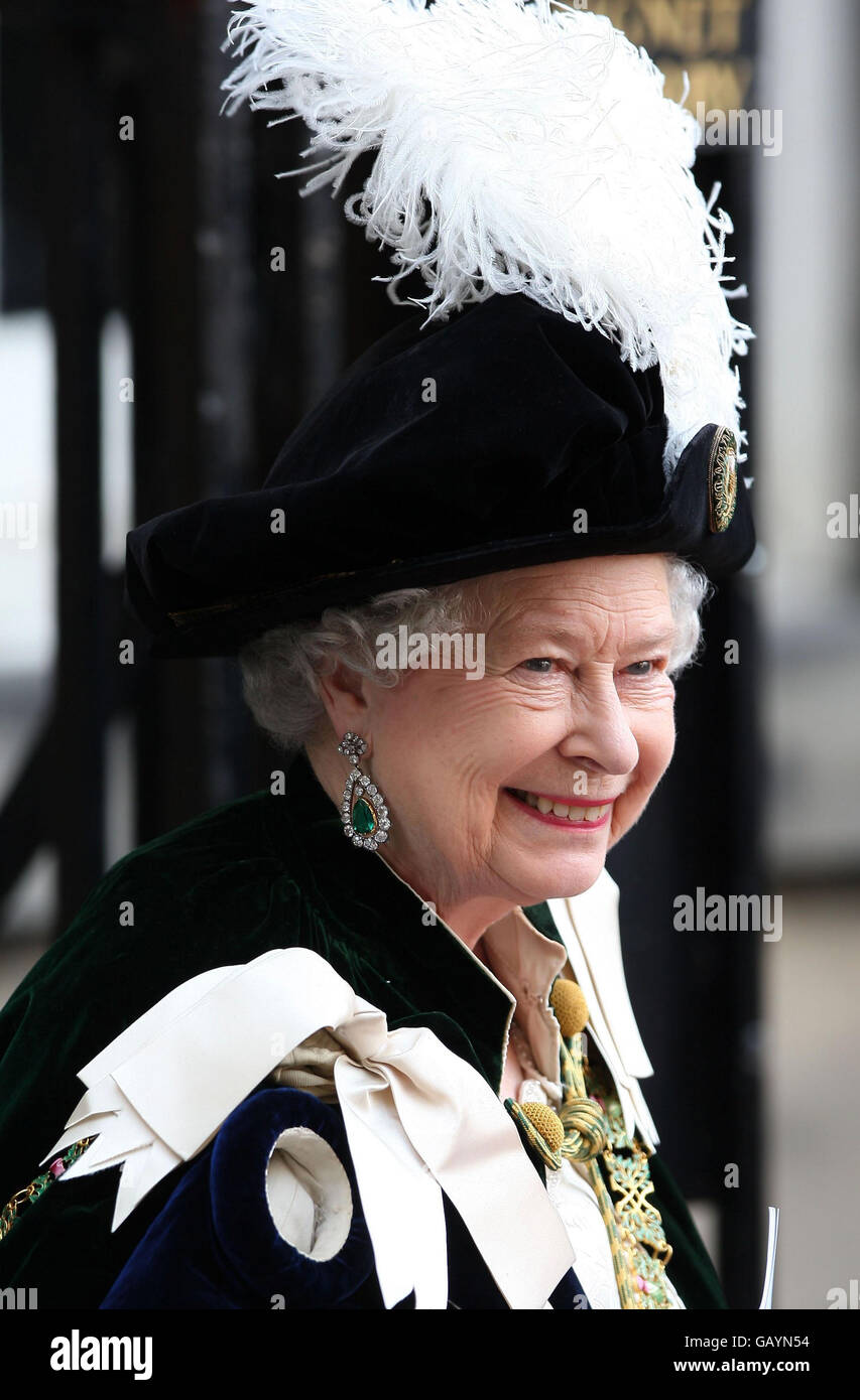 Knights of the thistle arriving at st giles cathedral hi-res stock ...