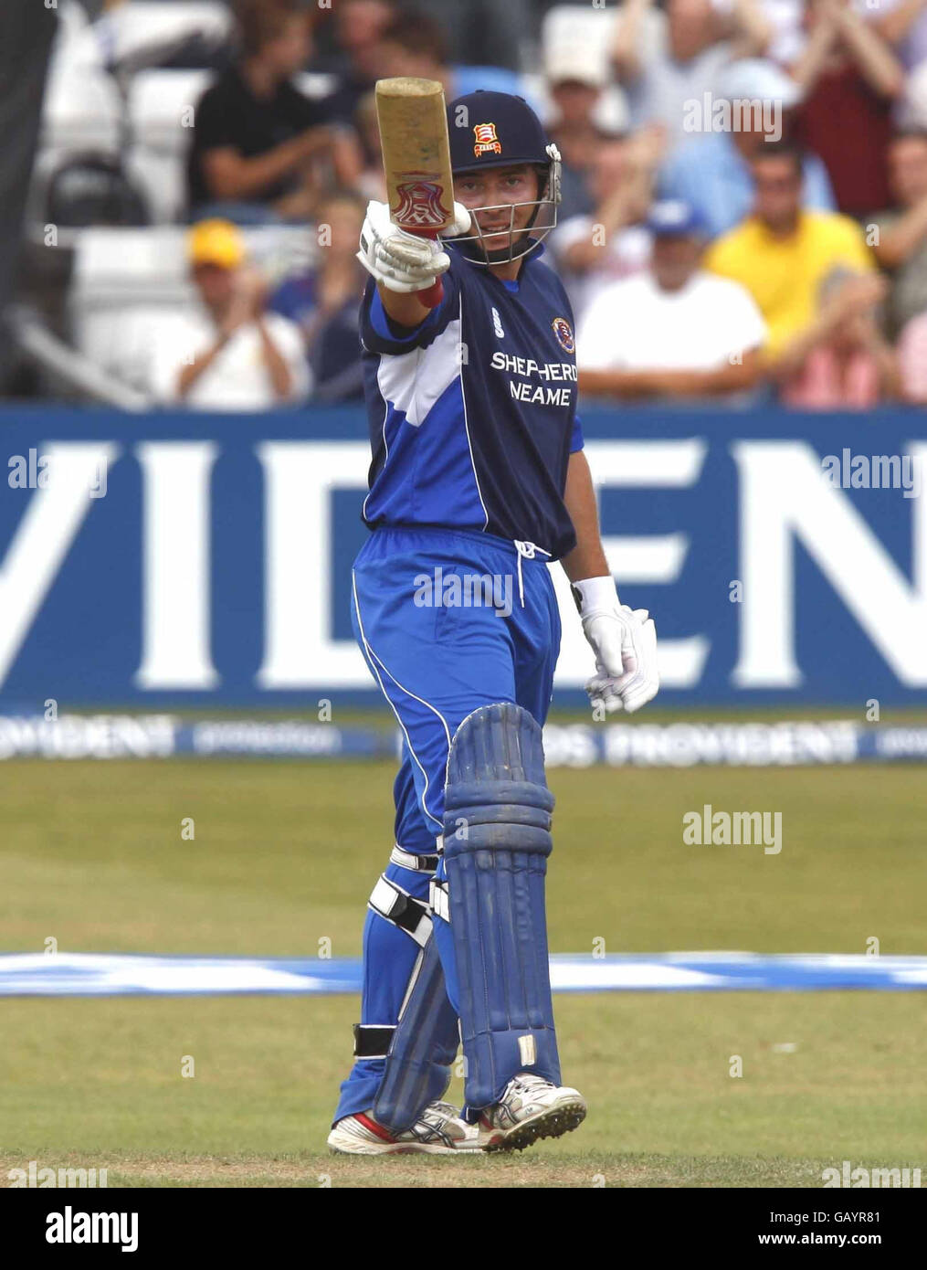Essex's Graham Napier celebrates his half century during the Friend's ...