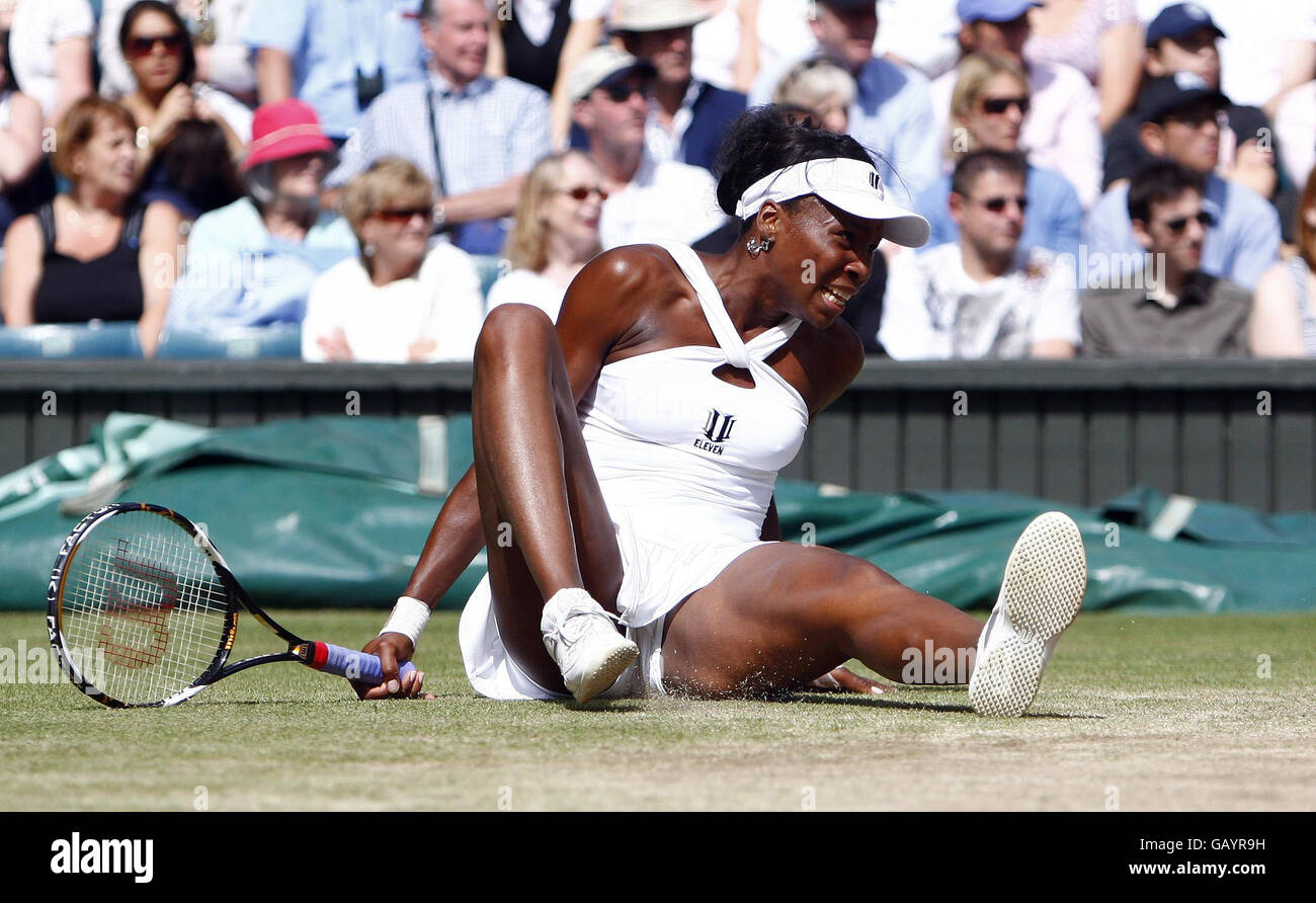 Serena williams fallen hi-res stock photography and images - Alamy