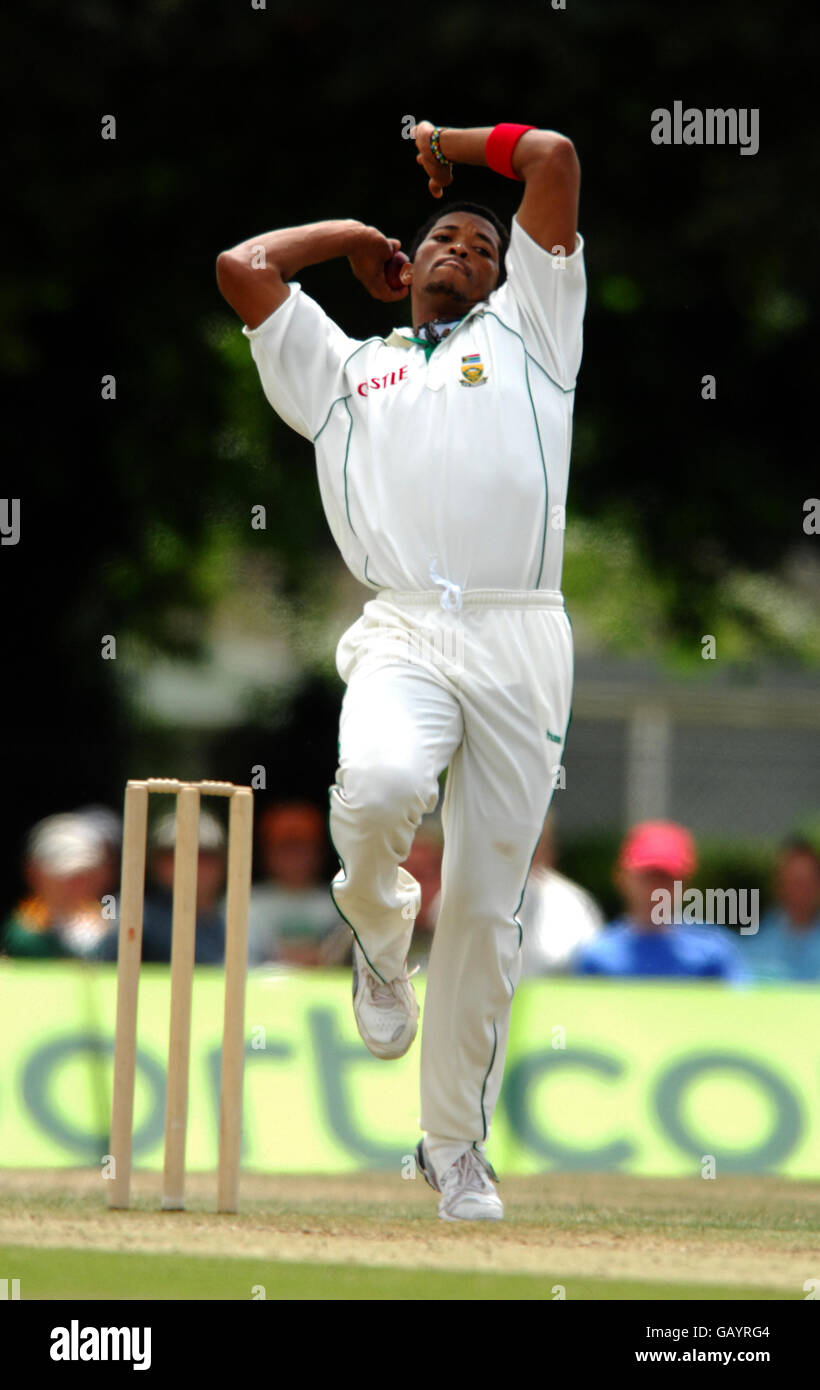 Uxbridge cricket club hi-res stock photography and images - Alamy