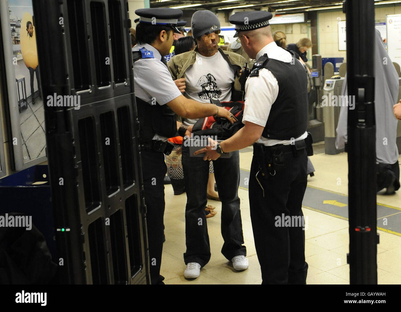 Police officer desk hi-res stock photography and images - Alamy