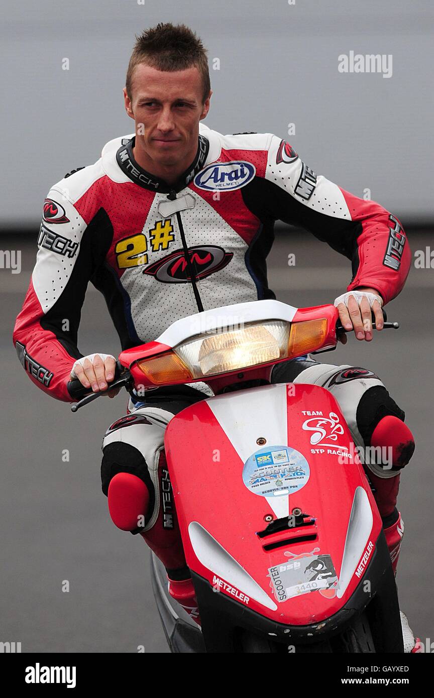 Stp superbikes chris burns arrives at donington park hi-res stock ...