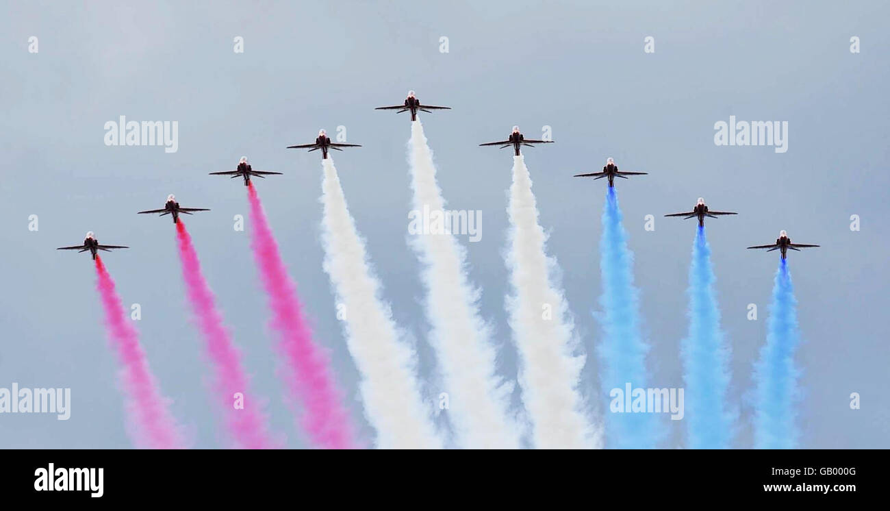 RAF receives new Queen's colours Stock Photo - Alamy