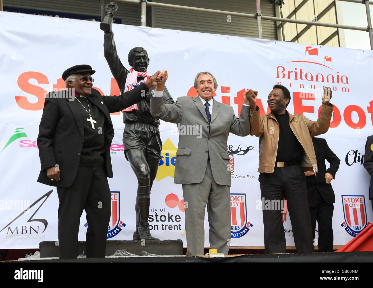 Gordon banks statue hi-res stock photography and images - Alamy