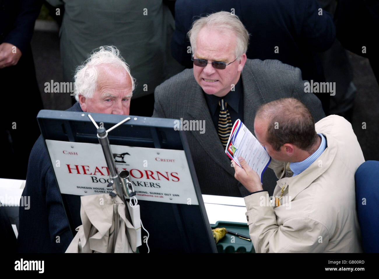 Horse Racing - Epsom - Oaks Day Meeting. Racegoers converge on the ...