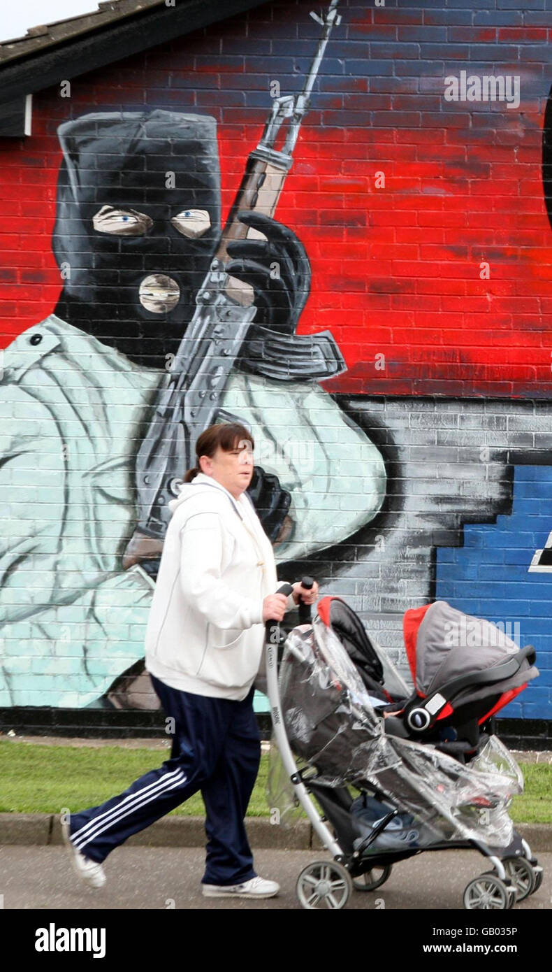 Loyalists warned decommission or face jail hi-res stock photography and ...