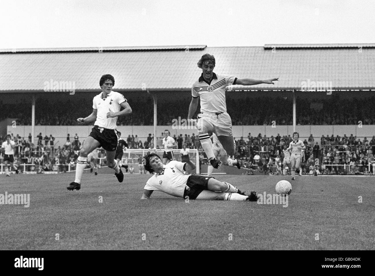 Peter hamilton Black and White Stock Photos & Images - Alamy